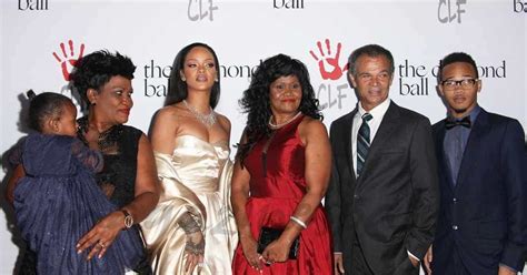 La Familia De Rihanna