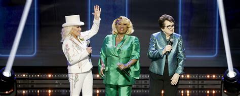 The Heartbreaking Story Behind Delta Dawn By Tanya Tucker
