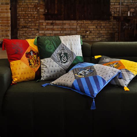 Harry Potter Coussin Hufflepuff Avec Glands Deluxe Elbenwald
