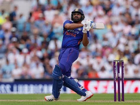 Rohit Sharma Broke Mohammad Azharuddins Record With Scoring 27 Runs