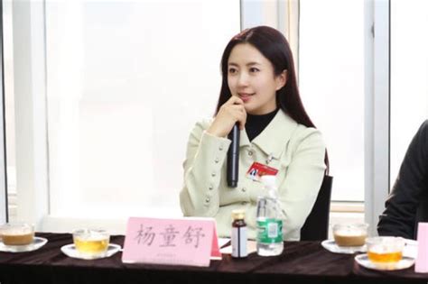 于和伟老婆宋林静是谁（宋林静和杨童舒对比照）可可情感网