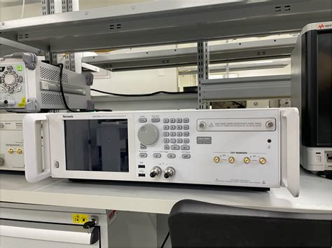 高宽带任意波形放大器 Tektronix Awg70001b 清华大学微纳加工中心