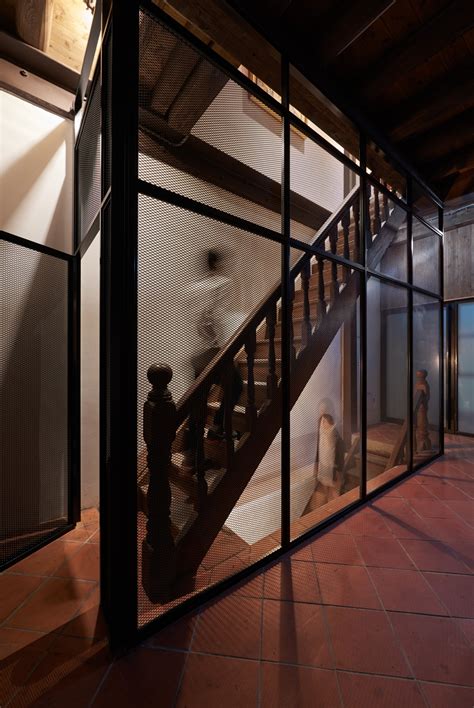 Gallery Of The Inverted Truss B P Architects 16