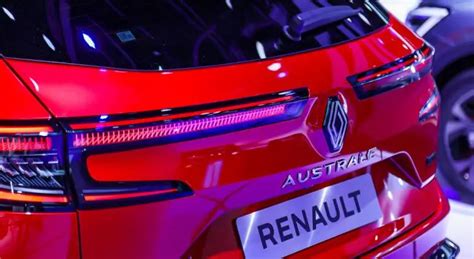 Renault Austral première sortie publique au Mondial de lAuto VIDÉO