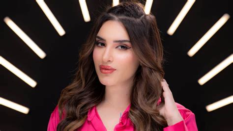 3 Hot Sexy Noor Alazawi Bikini Pics