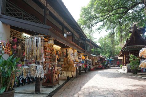 ตลาดบกหรือตลาดโบราณ 10 Muangboran The Ancient City Muang Boran