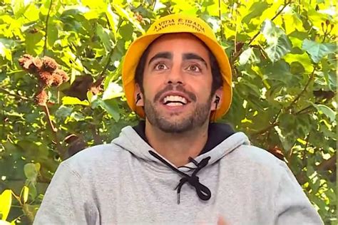 BBB Pedro Scooby esqueceu até cueca na casa OFuxico