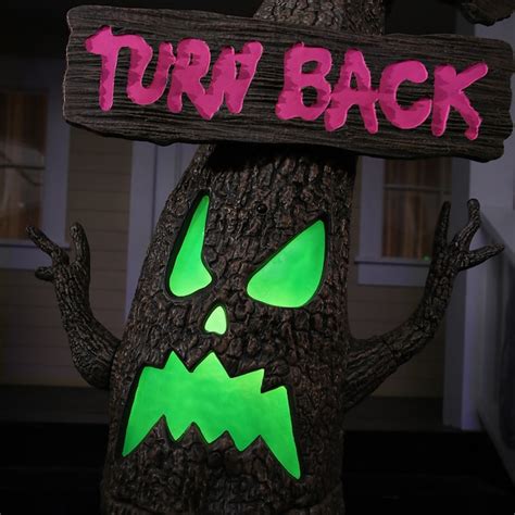 Haunted Living 70 Ft Freestanding Screeching Lighted Tree Animatronic