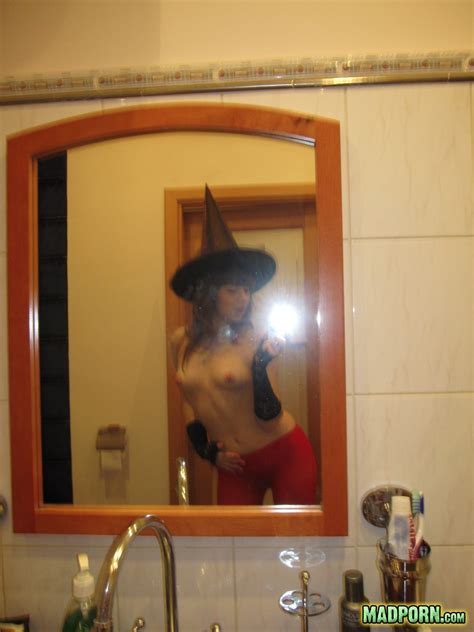 Hot Teen Girlfriend Dresses Up For Halloween And Gets Naked For Self
