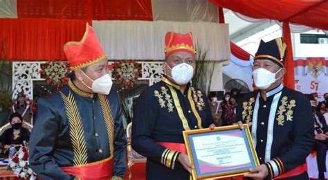 Pemkab Minsel Terima Piagam Penghargaan Di HUT Sulut Ke Komunika Sulut