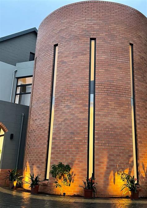 Corobrik Ruby Light Satin Fbs Clay Face Brick