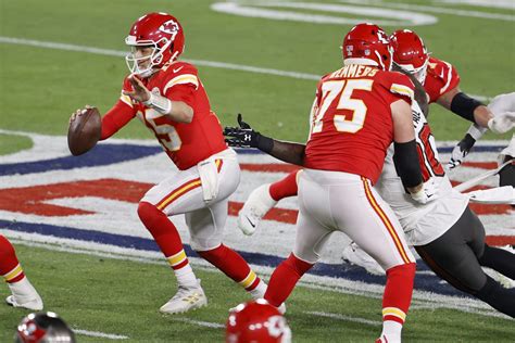 Kc Chiefs Roster Will Mike Remmers Unseat Lucas Niang At Right Tackle