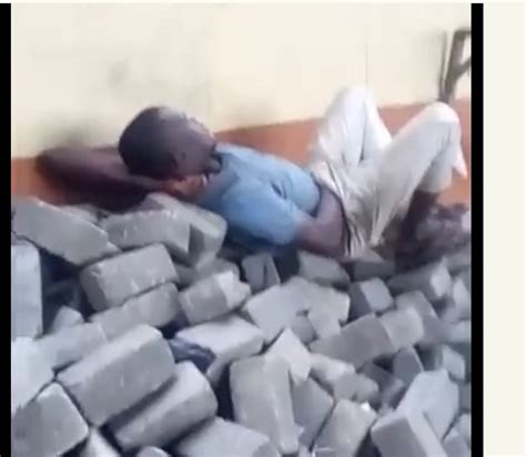 See Photos Of A Man Caught Masturbating At CMS Busstop Lagos Shocking AmiLoaded News