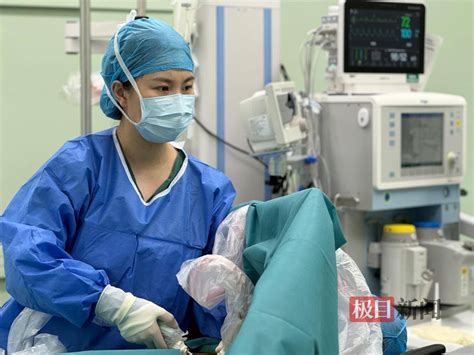 13岁女生摸到乳腺结节竟是青春期纤维腺瘤，医生：这种情况并不少，饮食结构不合理值得关注乳房小雨楚慧敏
