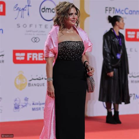 الأسود يسيطر على إطلالات الفنانات في افتتاح مهرجان القاهرة