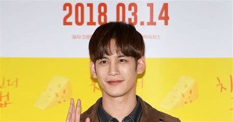사진 박기웅여심 녹이는 미소