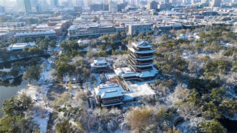 山东济南大明湖冬天雪景航拍图片 包图网企业站