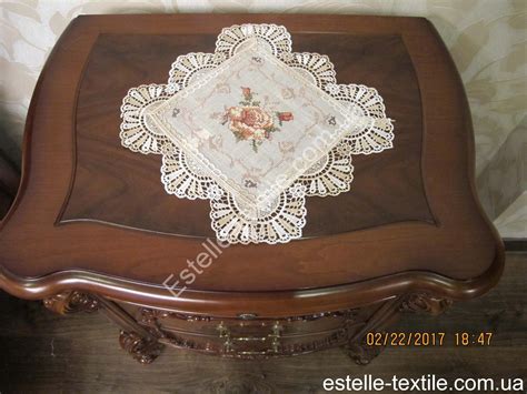 Серветка вишита хрестиком 30х30 Estelle Ua