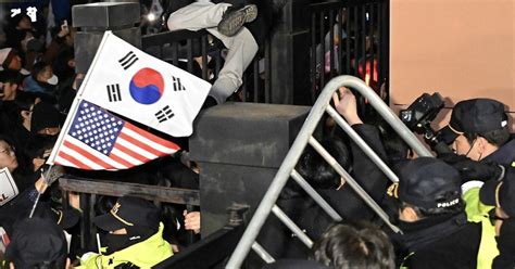 폭동·침입 ‘무법지대 서부지법경찰 전담수사팀 긴급 구성