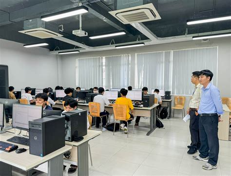 EIU tổ chức thành công Cuộc thi The EIU Programming Contest Season 1
