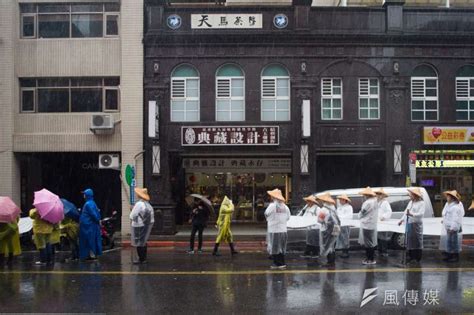 「天馬茶房起步 回到歷史原點」 二二八事件72周年 紀念遊行雨中登場 風傳媒