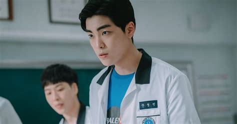약한영웅 김수겸 분노 유발자