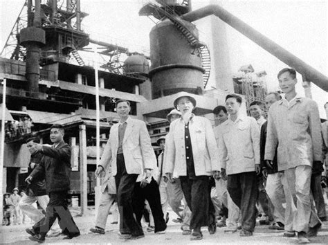 Hồ Chí Minh Cuộc đời Và Sự Nghiệp