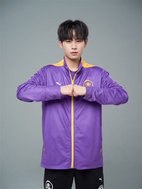 2023KPL春季赛南京Hero久竞定妆照 春季赛 定妆 南京 新浪新闻