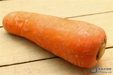 紅蘿蔔吃太多會維生素a中毒 食藥署列「每日限量」：有7症狀當心了 Ettoday健康雲 Ettoday新聞雲