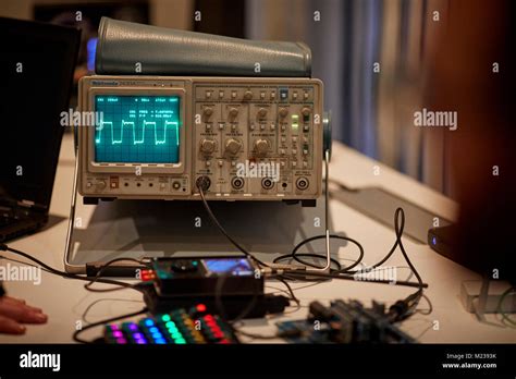 Digitales Speicheroszilloskop Stockfotos Und Bilder Kaufen Alamy