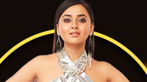 Bigg Boss 15 Finale Tejasswi Prakash Wins Trophy Will Star In Naagin
