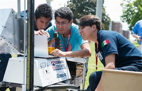Estudiantes De La UNAM Ganan Concurso De La NASA