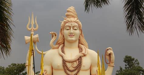 आखिर किसके ध्यान में मग्न रहते हैं भगवान शिव जानें कौन हैं भोलेनाथ के