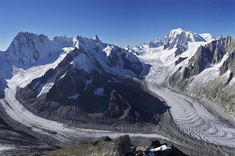 The Glacier At Mer De Glace On The Mont Blanc Mont Blanc Mar Glaciares