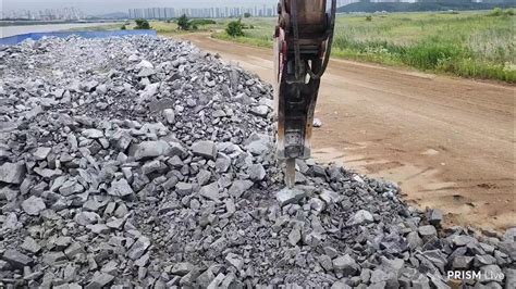 발파석 암소활브레카작업 Youtube