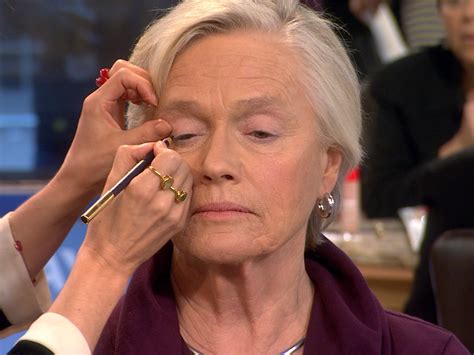 What Kind Of Makeup Should A 70 Year Old Woman Wear