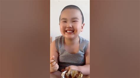 搞笑萌娃 爷爷奶奶叔叔阿姨哥哥姐姐弟弟妹妹轩轩祝你们大吉，身体健康 Youtube