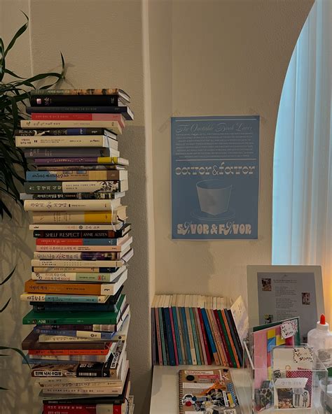 ㅊㅂㅅㅋㅊ 🏷️ 공간 22 세이버 앤 페이버 여행을 닮은 책방 세이버앤페이버 차분한 분위기 속에서 조용히 앉아 책을 읽거나 노트북을 펼치기에도 딱 좋은 공간이다