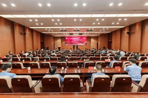 弘扬英模精神 凝聚奋进力量——常州市举办政法系统英模事迹报告会澎湃号·政务澎湃新闻 The Paper