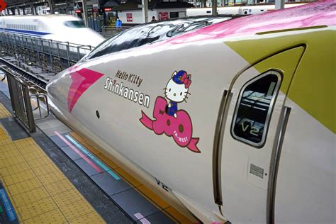 Trian Hello Kitty Hello Kitty Themed Train Unveiled In Taiwan 4