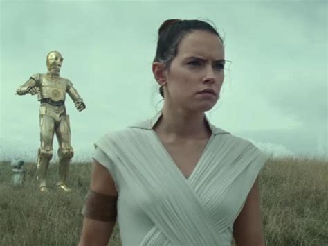 Lesbian Kiss Scene Removed From Singapore Rise Of Skywalker Release