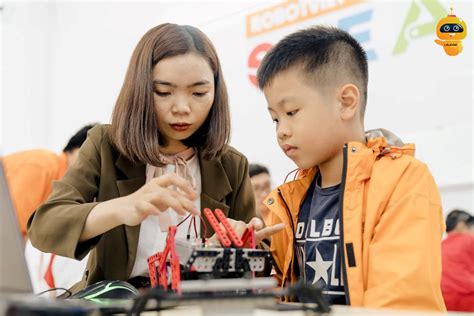 RobotViet Khóa học lập trình Robotics cơ bản
