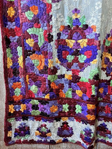 Proantic Tenture En Broderie De Rabat Sur Fond De Mousseline Brodée