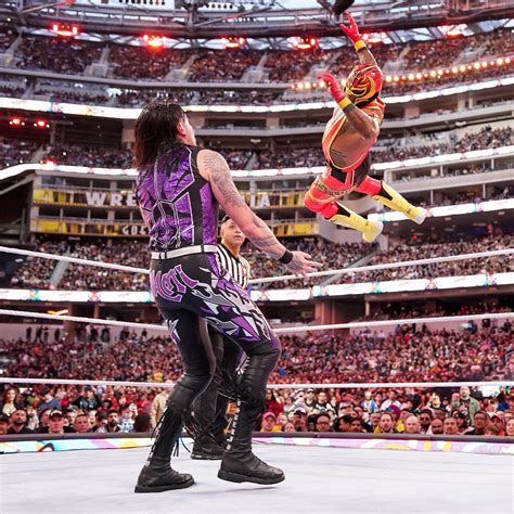 Rey Mysterio Vs Dominik Mysterio Wrestlemania Night 1 April 1 2023 Wwe Photo 44878362