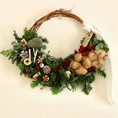 【処分価格】針葉樹とコットンのクリスマスリース ブラウンハーフリース フラワー・リース Lille Flower 通販｜creemaクリーマ