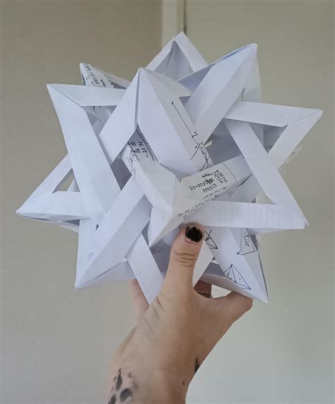 Five Intersecting Tetrahedra [modular Origami] By Aloiinthesky On