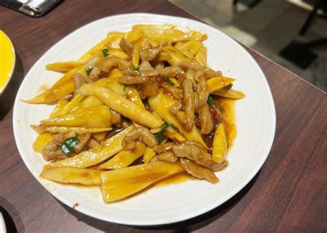 永康街美食「東門餃子館」爆汁煎餃與超厲害牛肉火鍋~捷運東門站美食 沙粒的天空