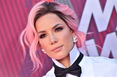 Halseys Hair Evolution Photos Style Evolution Pics