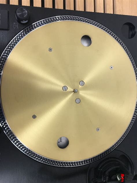 Technics SL 1210G Grand Class Reference Direct Drive Turntable Photo