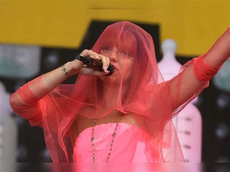 Lily Allen Lily Allen Gives Up Alcohol English Movie News Times Of